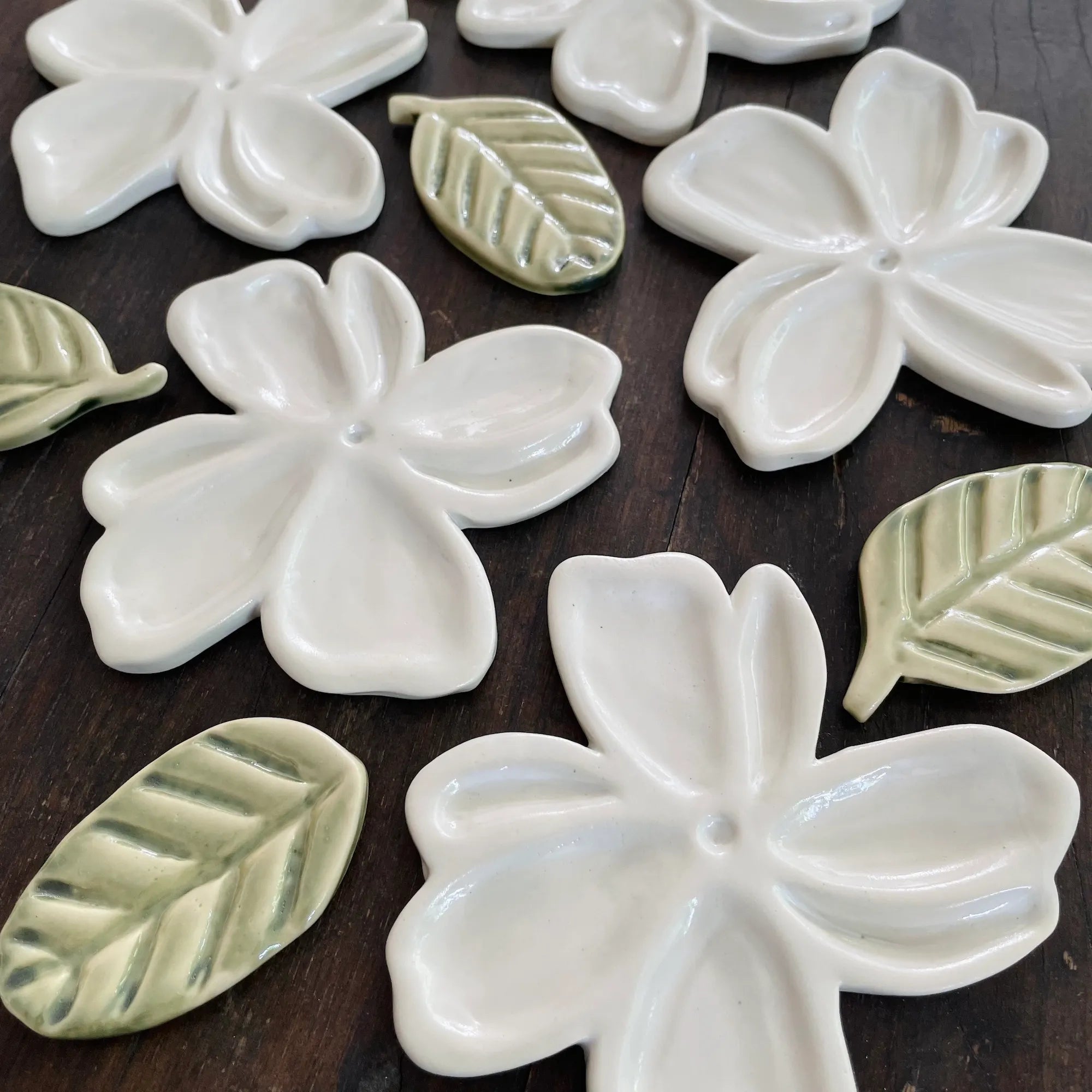 Life After Breakfast PH Sampaguita Palette with Leaf Brush Rest | Roots ...